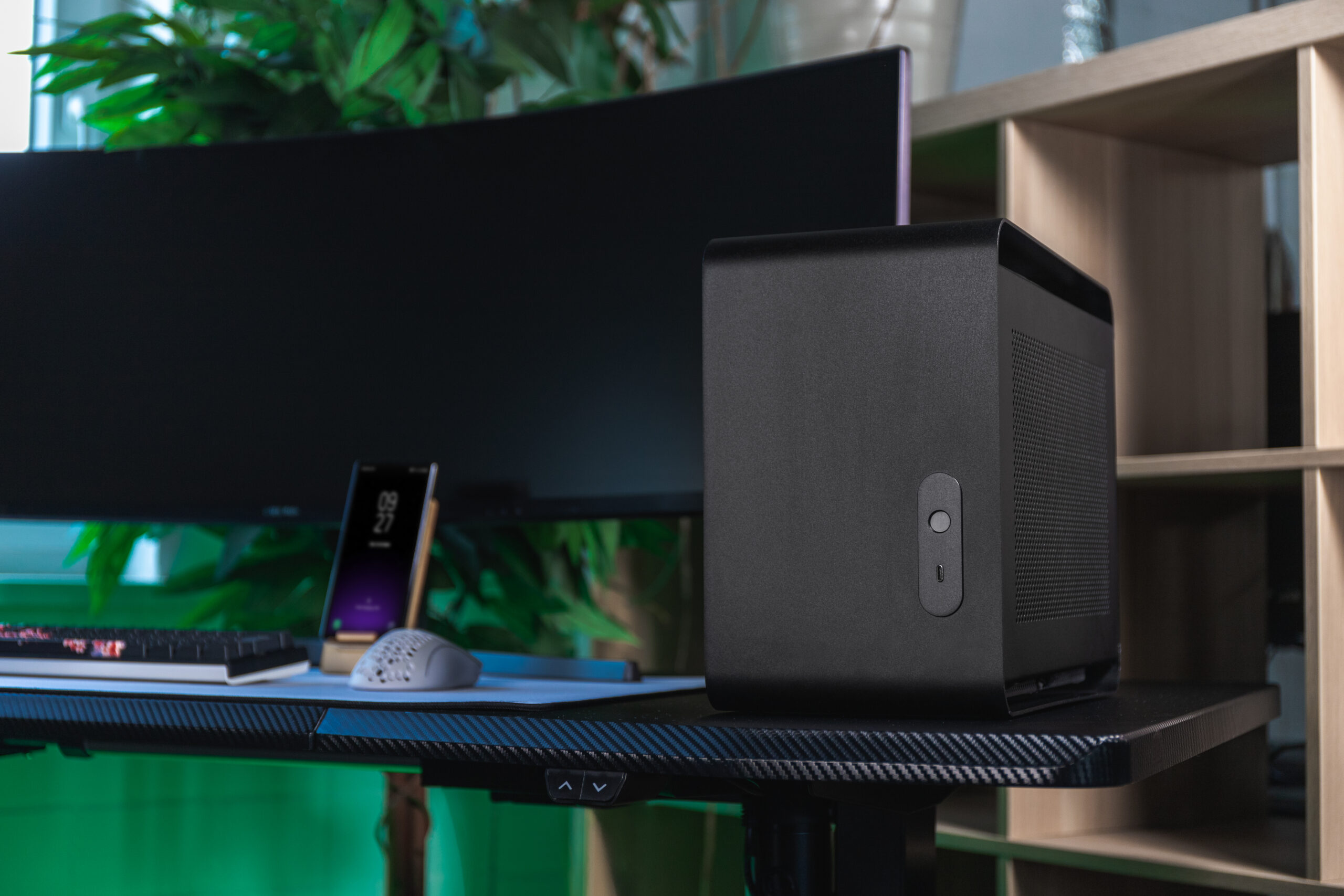 Mini Gaming PC | Quantum Force | RTX 4070Ti & i7-13700T