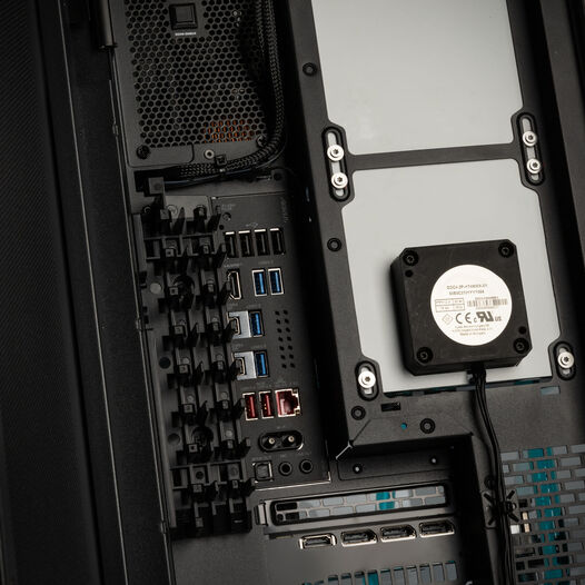 Gaming PC Crystal Phantom, AMD Ryzen 9 9800X3D, NVIDIA GeForce RTX 5090 ...